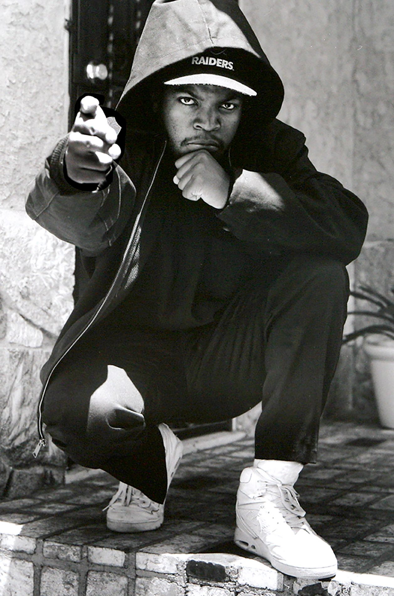 ICE CUBE INGLEWOOD CA 1990 – Janette Beckman